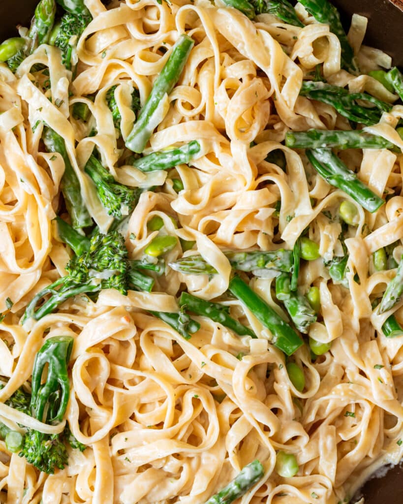 Creamy Veggie Pasta - School Night Vegan