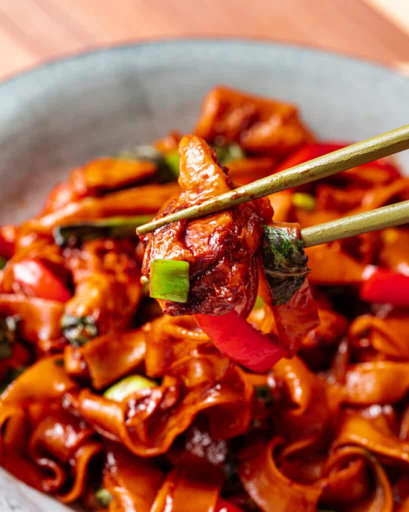 Easy Vegan Thai Drunken Noodles (Pad Kee Mao) - School Night Vegan